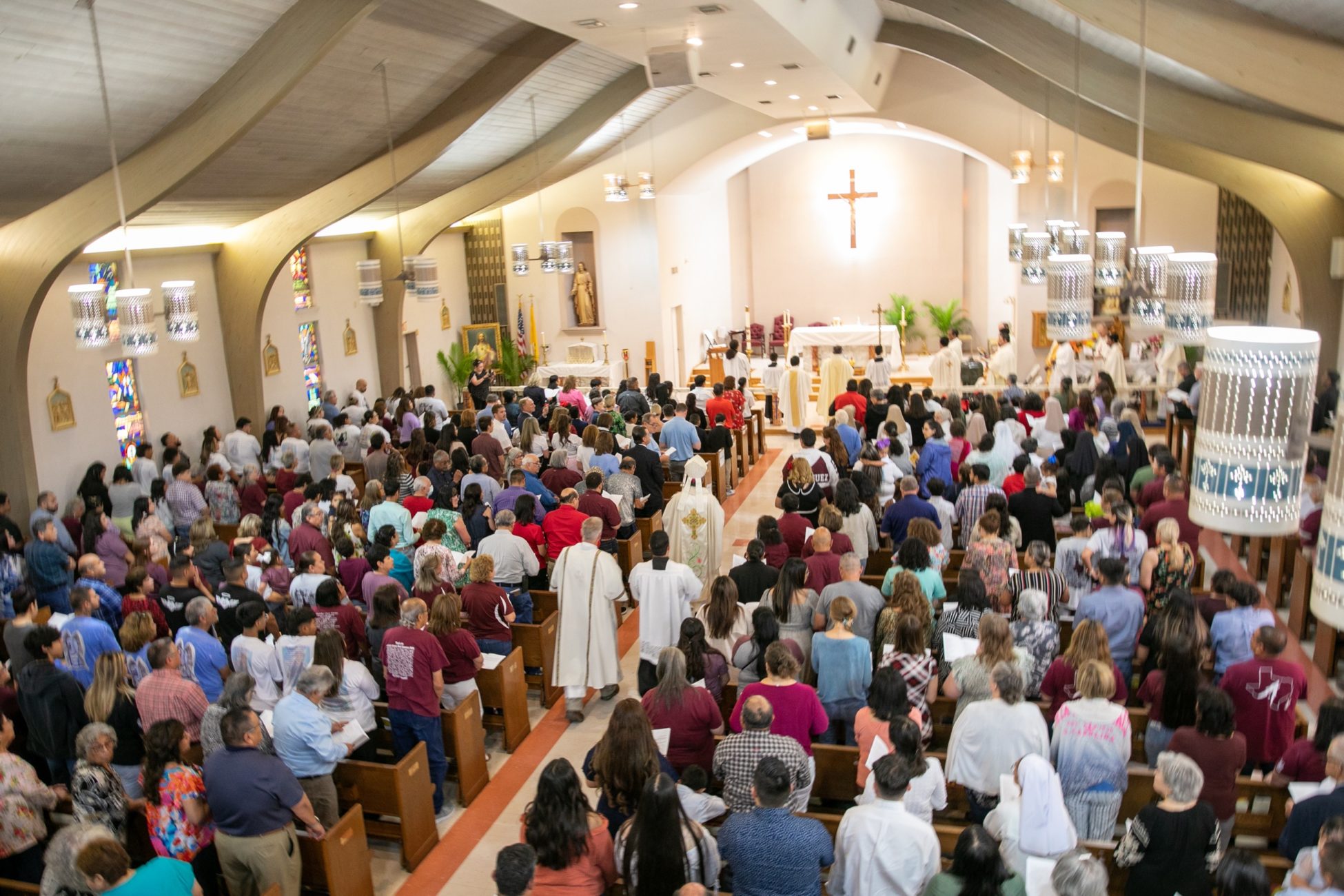 “Love wins” says archbishop in Uvalde at Mass marking one year since ...